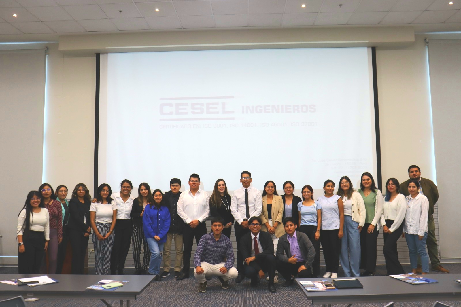 Estudiantes de séptimo ciclo de la carrera de Ingeniería Ambiental ...