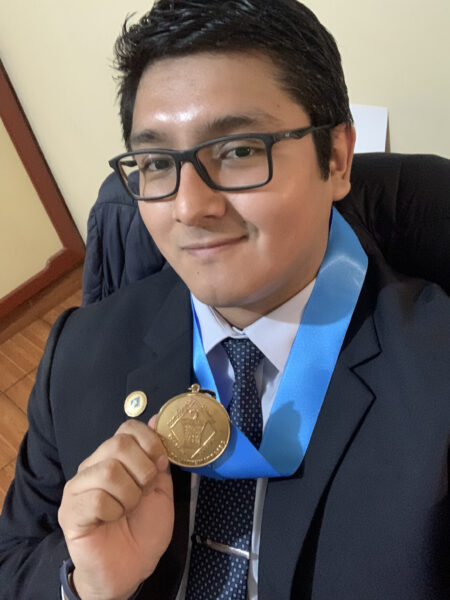 Martes de Egresado – Favio Leon Malaga de Farmacia y Bioquímica ...